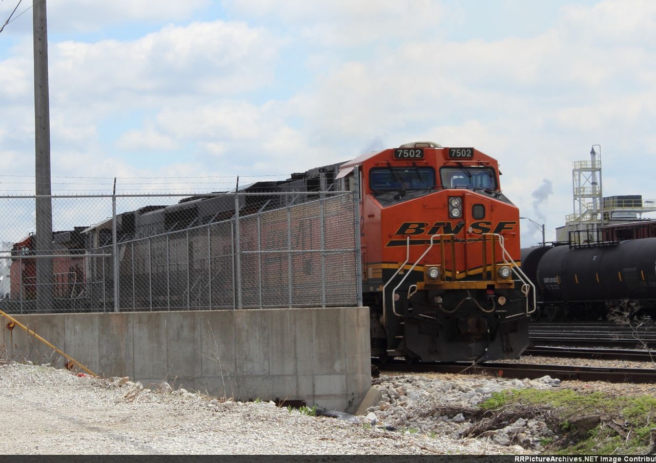 BNSF 7502